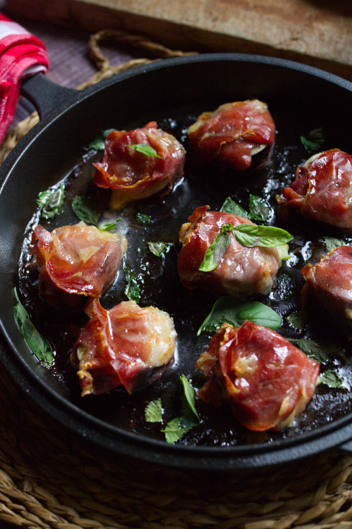 Figs in a Blanket - A Timeless Spanish Tapas Recipe 🇪🇸